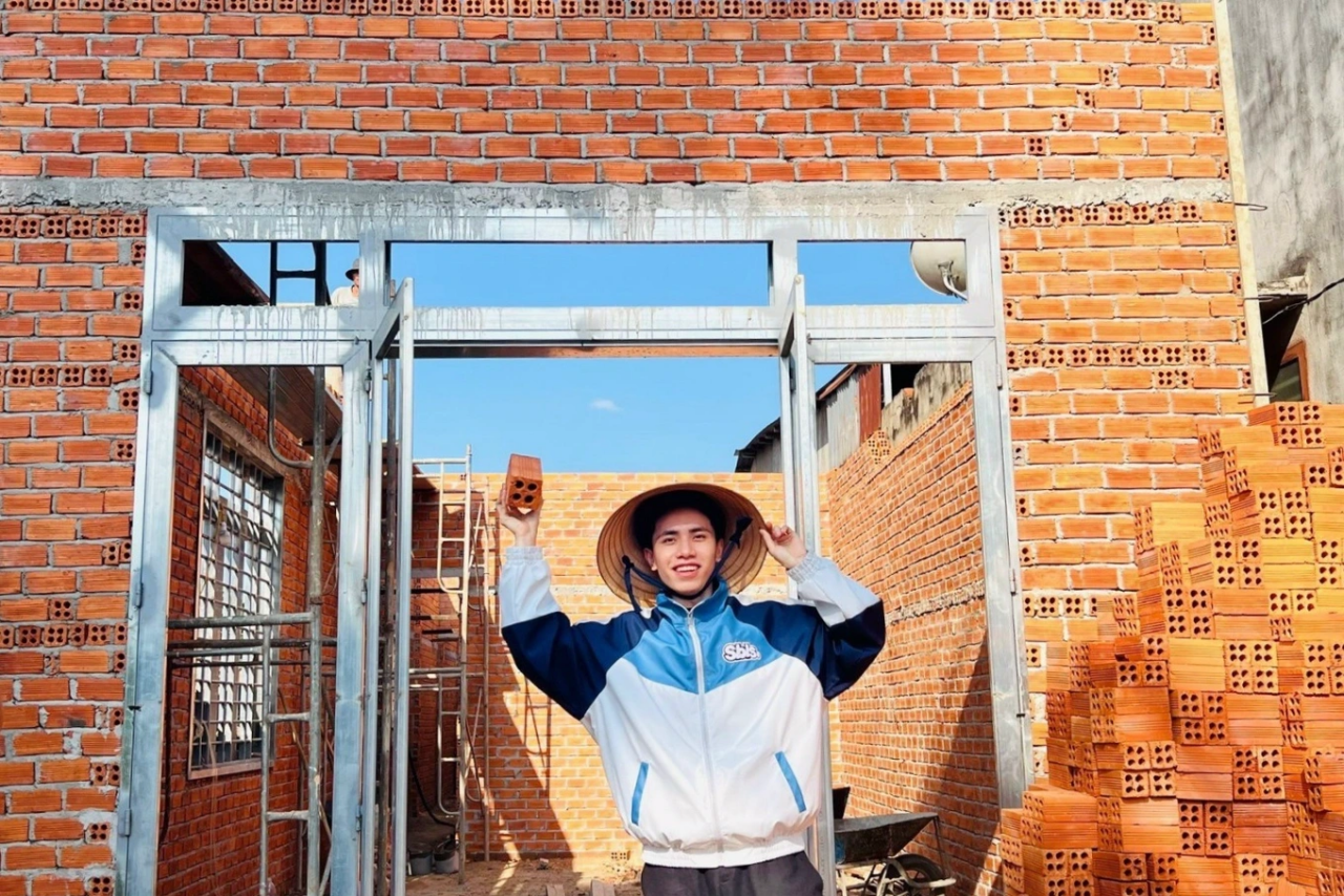 Không uống trà sữa, đi chơi trong 3 năm, chàng trai 9x thành công xây ...